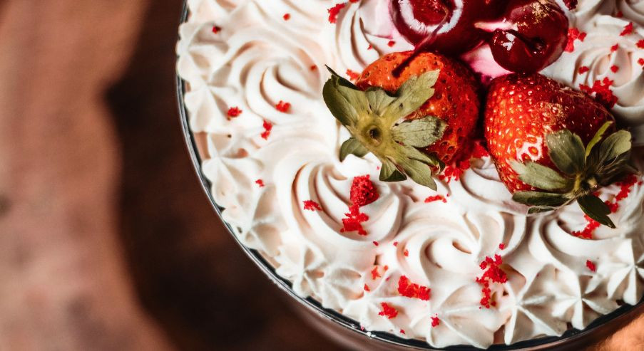 Krem angielski w stylu włoskim (zuppa inglese) – jak przygotować ten deser?