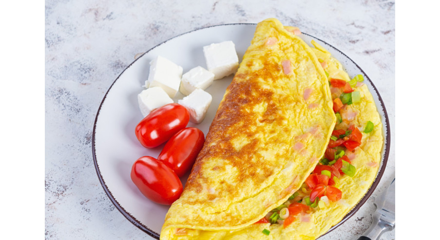 Omlet – podstawowy przepis na to danie!